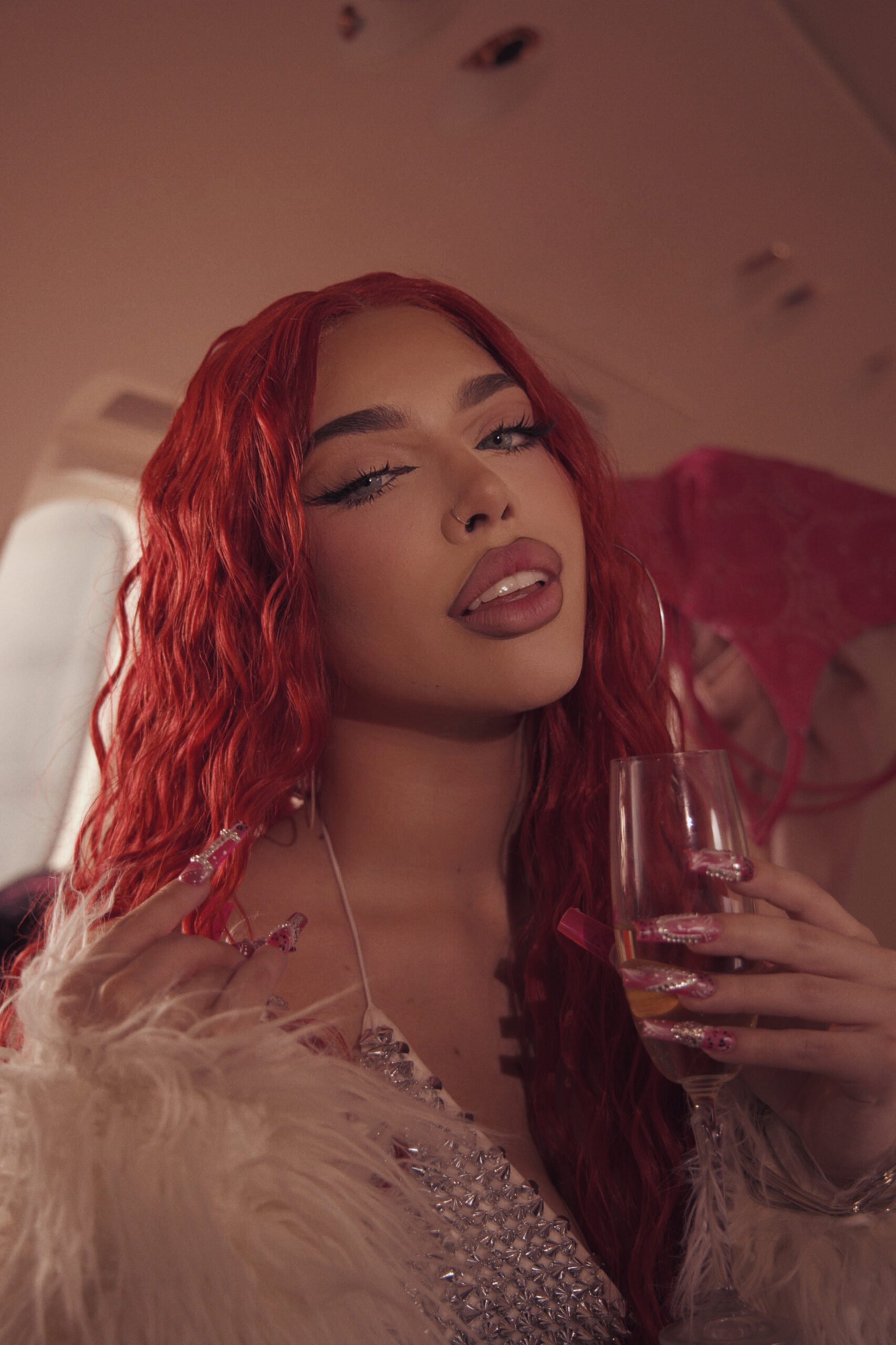 YERI MUA, lanza su perfil en la plataforma azul. - Exa tv